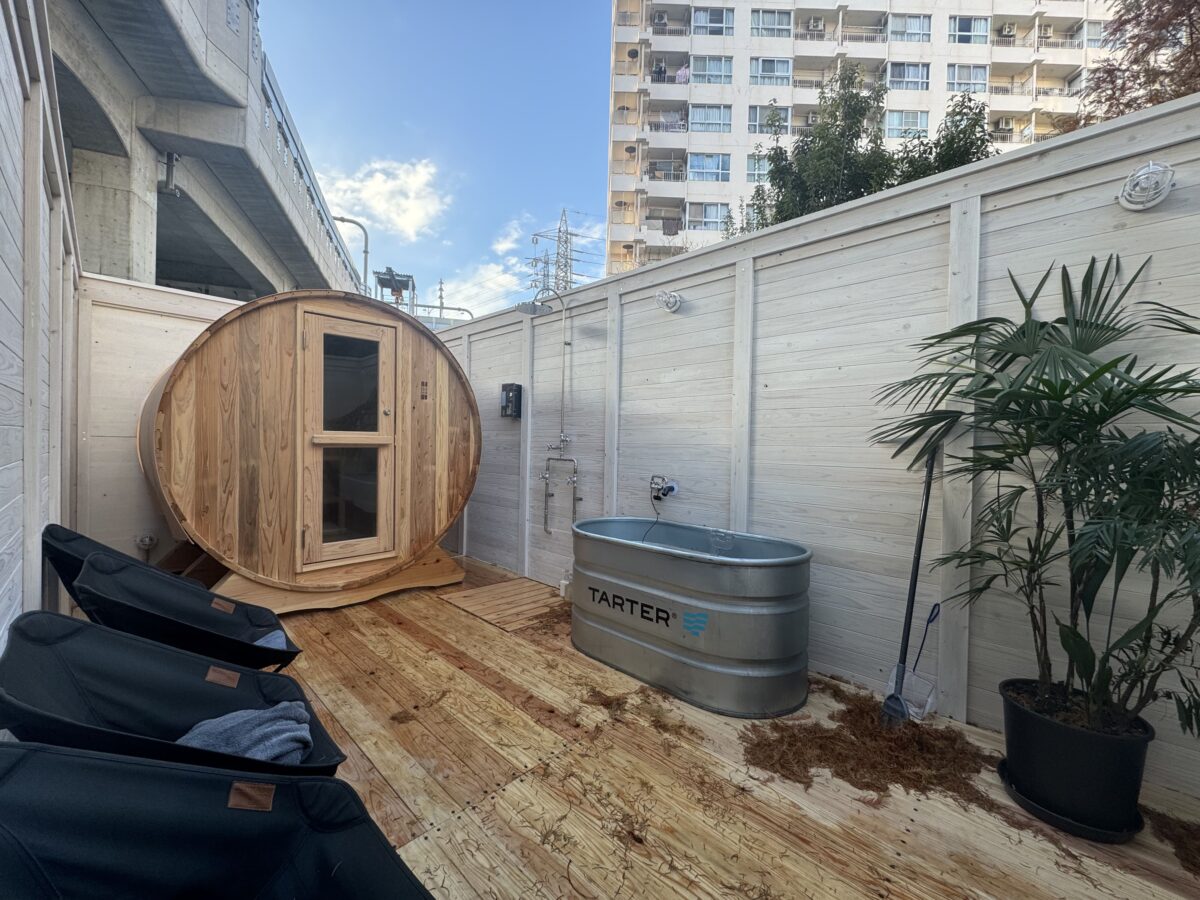 「GLAMPING HUB YOKOHAMA 」2025年1月4日にオープン！HUBHUB横浜天王町がバレルサウナ付きグランピングに！ | スパワークス